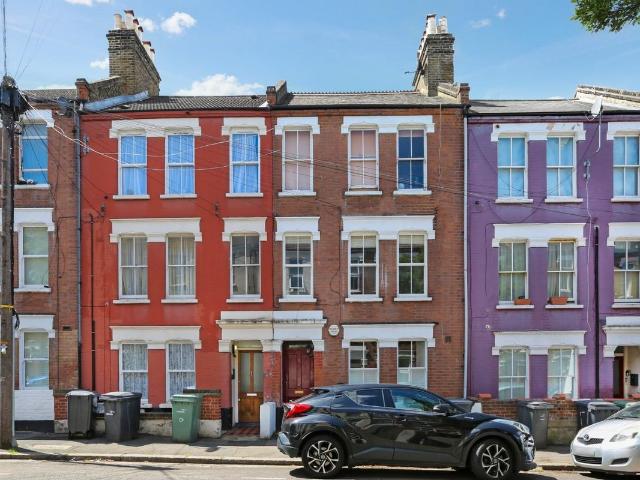 Northlands Street, London SE5, 2 bed flat to rent, £2,000 pcm | PrimeLocation