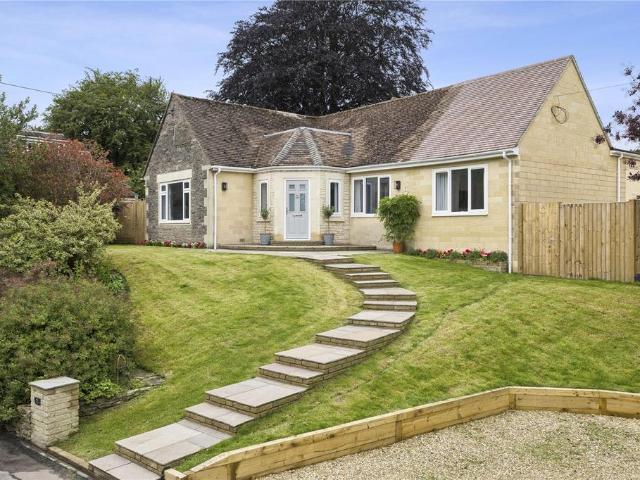 Northleigh, Bradford on Avon. 3 bed bungalow to rent £3,500 pcm £808 pw