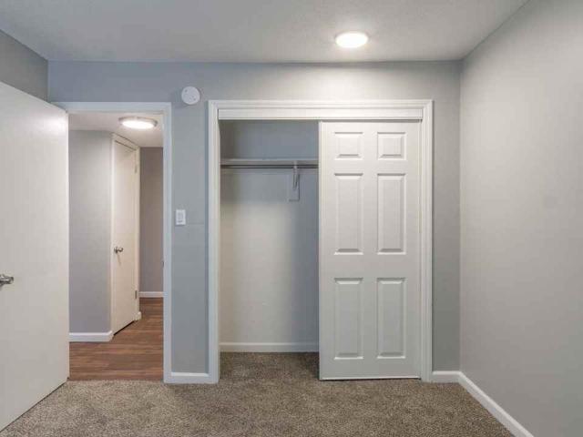 Northpark Apartments 2 Bedroom Apartment for Rent at 2021 Ne Russell Rd, Kansas City, MO 64116 River Forest