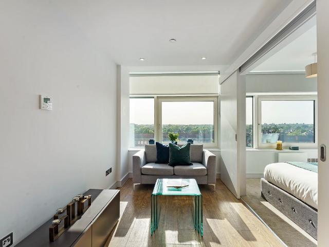 Northpoint, Ewell Road, Surbiton KT6, 2 bed flat to rent, £1,725 pcm | PrimeLocation