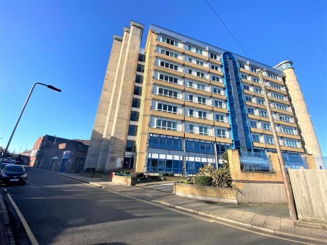 Northpoint, Sherman Road, Bromley 2 bed flat to rent £1,650 pcm £381 pw