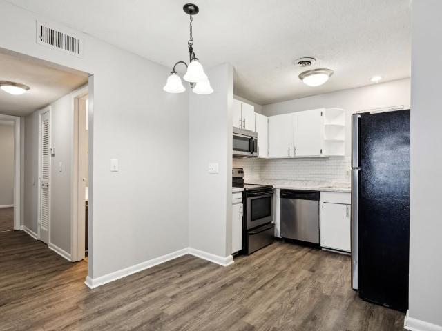Northshore Village 1 Bedroom Apartment for Rent at 621 Memorial Dr, Chattanooga, TN 37415 Riverview Stuart Heights