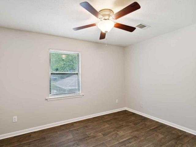 Northshore Village 2 Bedroom Apartment for Rent at 621 Memorial Dr, Chattanooga, TN 37415 Riverview Stuart Heights
