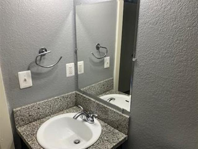 Northside Flats 2 Bedroom Apartment for Rent at 1932 Kentucky Ave, Cincinnati, OH 45223 Northside