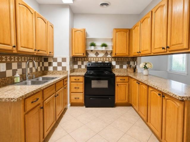 Northside Home, a 2 minute walk to transit stop Mo