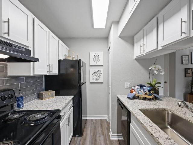 Northside Heights 1 Bedroom Apartment for Rent at 2020 Plantation Dr, Conroe, TX 77301