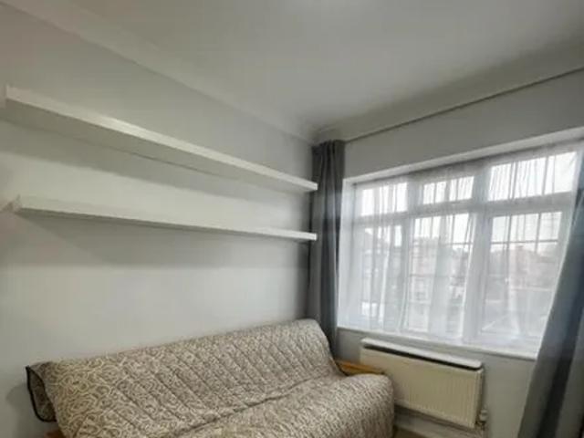 Northumberland Avenue, London, TW7 5HZ, United Kingdom | 1 bed apartment for rent #140543619 | Rentberry