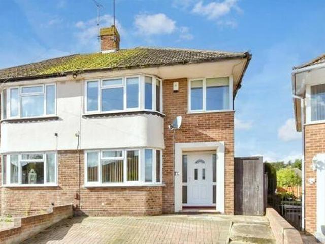 Northumberland Avenue, Rainham, 3 Bedroom Semi detached