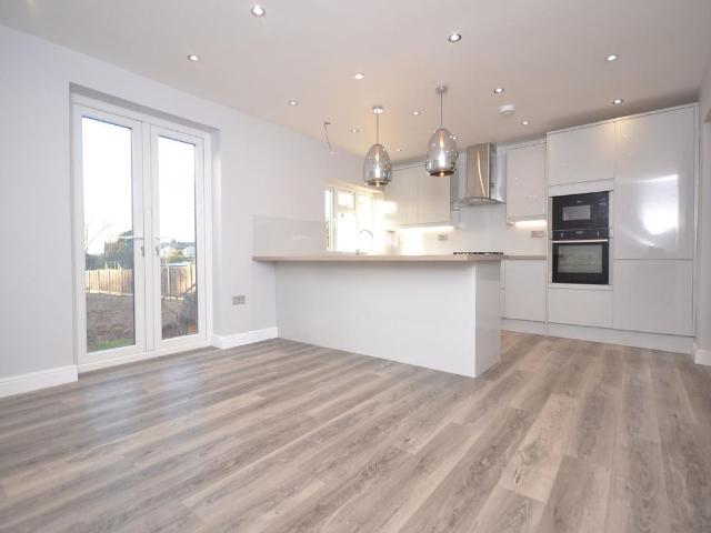 Northumberland Avenue, Reading, Berkshire RG2, 3 bed semi detached house to rent, £2,000 pcm | PrimeLocation