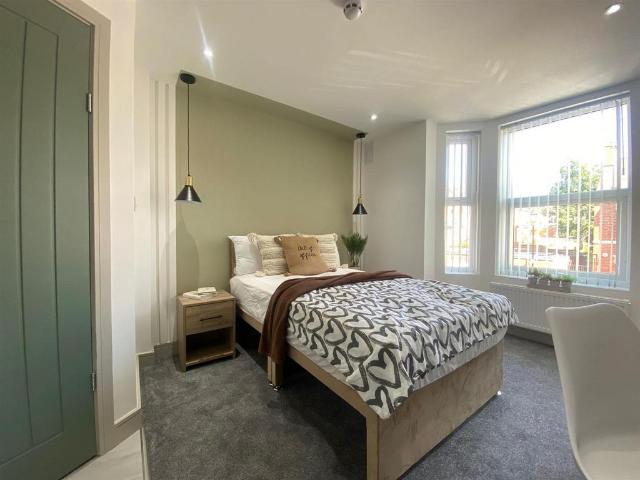 Northumberland Road, Coventry CV1 Studio to rent £750 pcm £173 pw