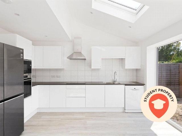 Northville Road, Horfield, Bristol. 8 bed semi detached house to rent £5,200 pcm £1,200 pw