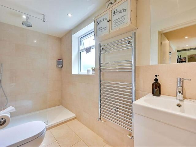Northweald Lane, KT2, London