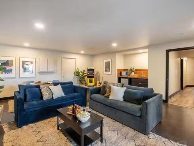Northwest Rimrock Drive