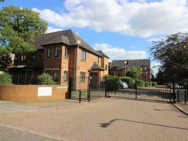 Northwick Avenue, Harrow HA3, 2 bed flat to rent, £1,795 pcm | PrimeLocation