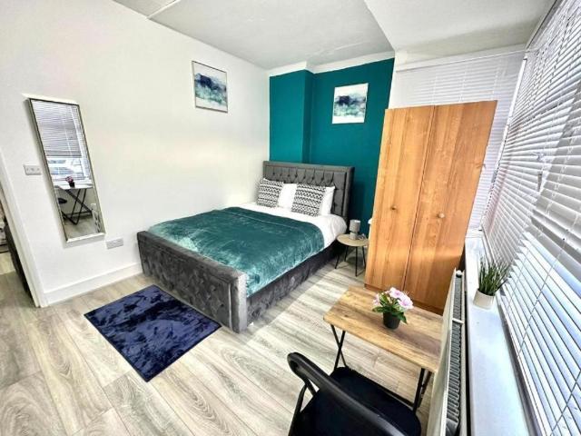 Northwick Park Road, Harrow HA1, Room to rent, £1,050 pcm | PrimeLocation