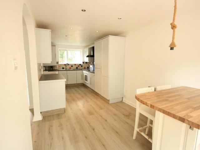 Northwood HA6 2 bed terraced house to rent £1,850 pcm £427 pw