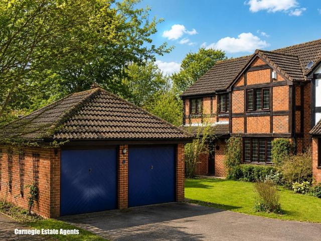 Northwood, Herts AL7 4 bed detached house to rent £2,450 pcm £565 pw