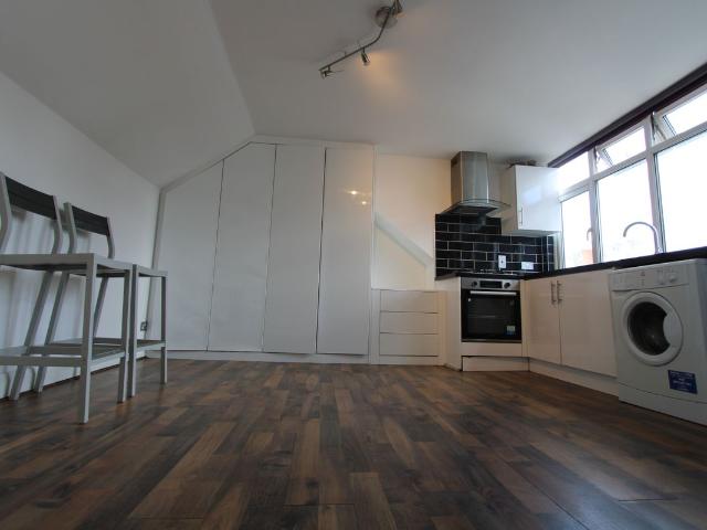 Northwood Road, Thornton Heath CR7, Studio to rent, £1,100 pcm | PrimeLocation