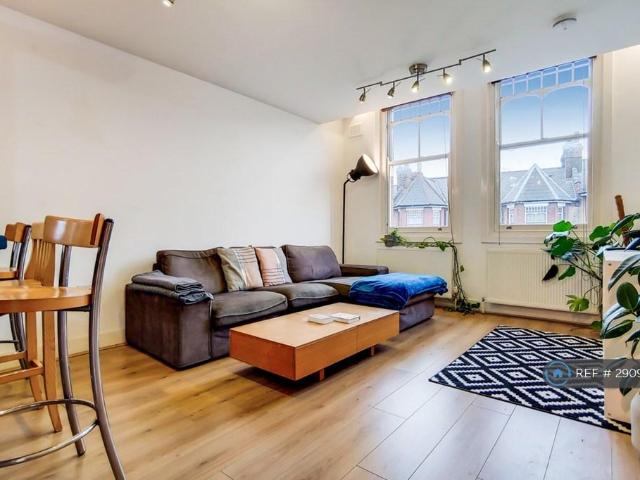 Northwold Rd, London, E5 3 bed flat to rent £3,200 pcm £738 pw