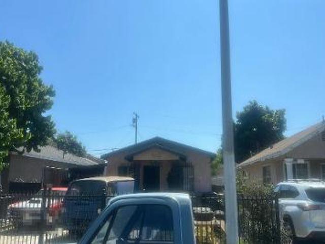 Norton Ave
