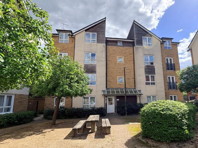 Norton Farm Road, Bristol BS10, 2 bed flat to rent, £1,250 pcm | PrimeLocation
