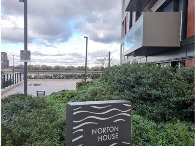 Norton House, London SE18, 2 bed flat to rent, £2,500 pcm | PrimeLocation