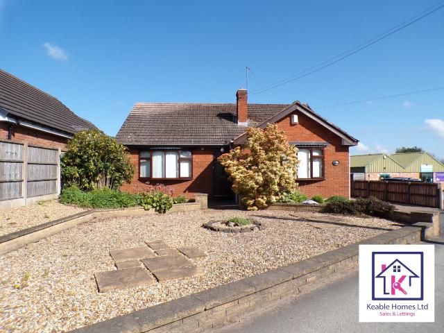Norton Lane, Great Wyrley, Walsall WS6, 2 bed detached bungalow to rent, £1,100 pcm | PrimeLocation