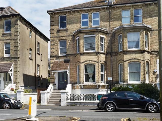 Norton Road, Hove BN3 1 bed flat to rent £1,395 pcm £322 pw