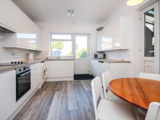 Nortoft Road, Bournemouth BH8 5 bed detached house to rent £2,800 pcm £646 pw