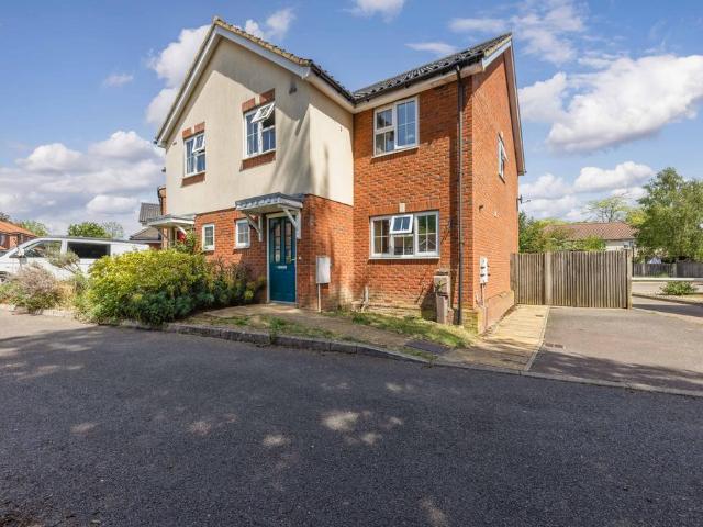 Norwich NR2 4 bed semi detached house to rent £1,850 pcm £427 pw
