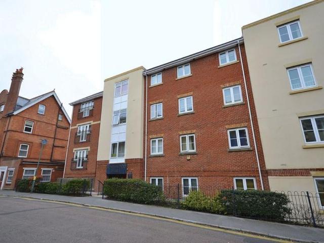 Norwich Avenue West, Bournemouth BH2 2 bed flat to rent £1,150 pcm £265 pw