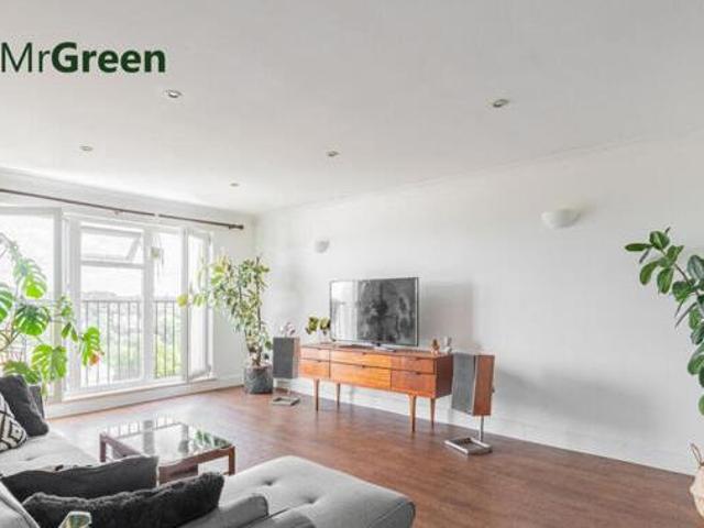 Norwich Court, Norwich Road, 2 Bedroom Flat