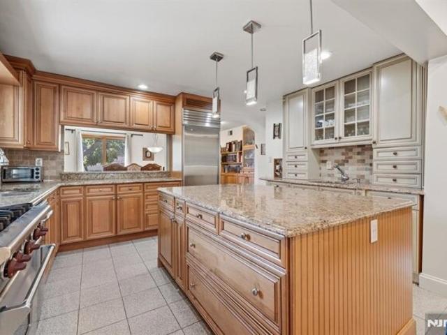Norwood Dr, Fair Lawn, Home For Sale
