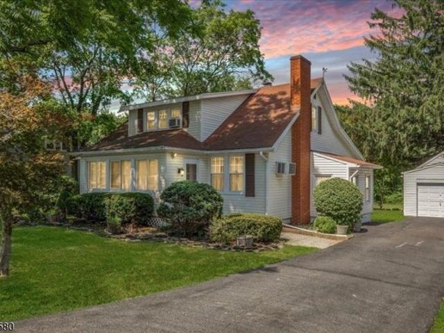 Norwood Dr, Long Hill Township, Home For Sale