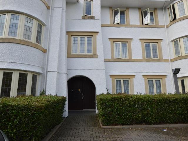 Norwood Green Road, Southall 2 bed flat to rent £1,900 pcm £438 pw