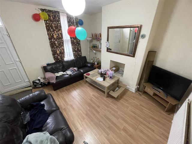 Norwood Place, Hyde Park, Leeds, LS6 1DY 5 bed terraced house to rent £2,838 pcm £655 pw