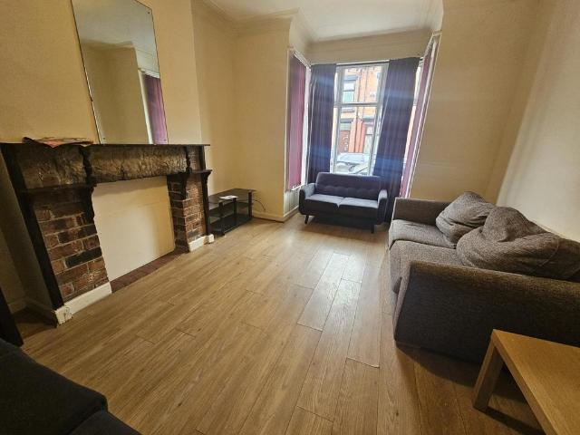 Norwood Place, Leeds 4 bed house to rent £2,288 pcm £528 pw