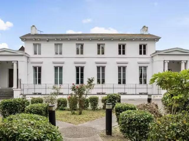 Norwood Road, Herne Hill 2 bed flat for sale £550,000