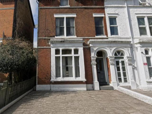 Norwood Road, London Studio to rent £1,045 pcm £241 pw