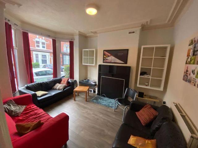 Norwood Road, Leeds 4 bed house to rent £2,115 pcm £488 pw
