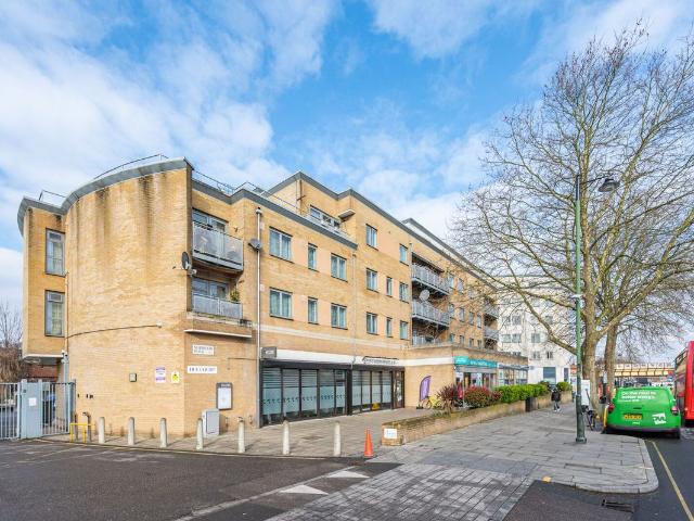 Norwood Road, West Norwood, London SE27, 2 bed flat to rent, £2,500 pcm | PrimeLocation