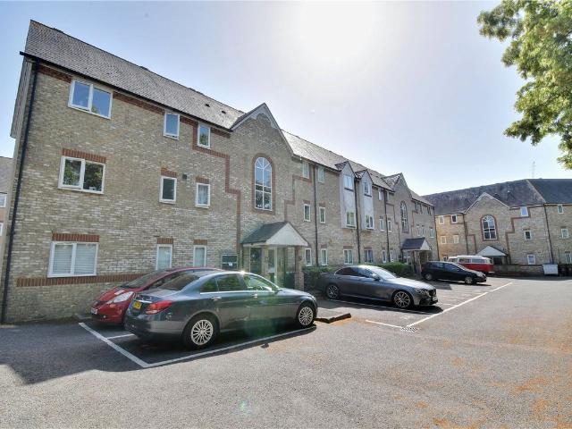 Norbury Avenue, Watford, Hertfordshire WD24, 2 bed flat to rent, £1,550 pcm | PrimeLocation