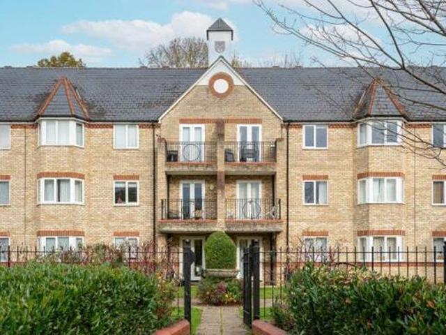 Norbury Avenue, Watford, 2 Bedroom Apartment