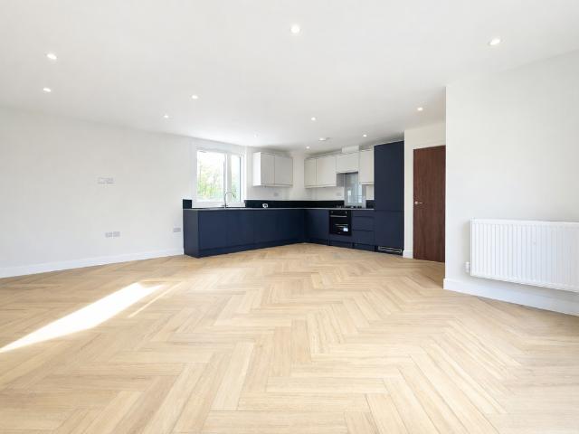 Norbury Avenue, London SW16, 2 bed flat to rent, £2,400 pcm | PrimeLocation