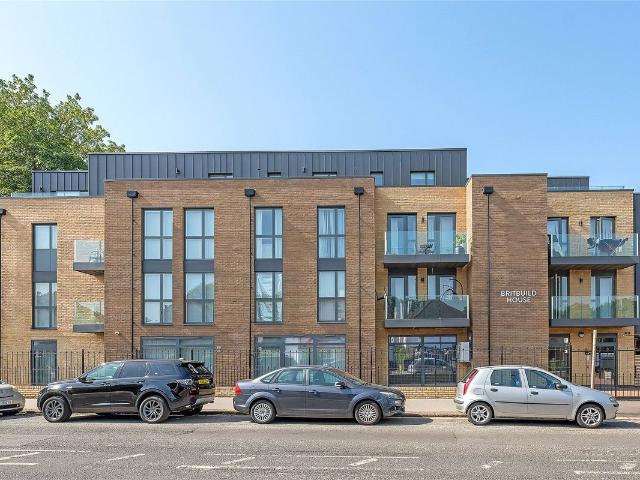 Norbury Avenue, London SW16, 2 bed flat to rent, £2,400 pcm | PrimeLocation