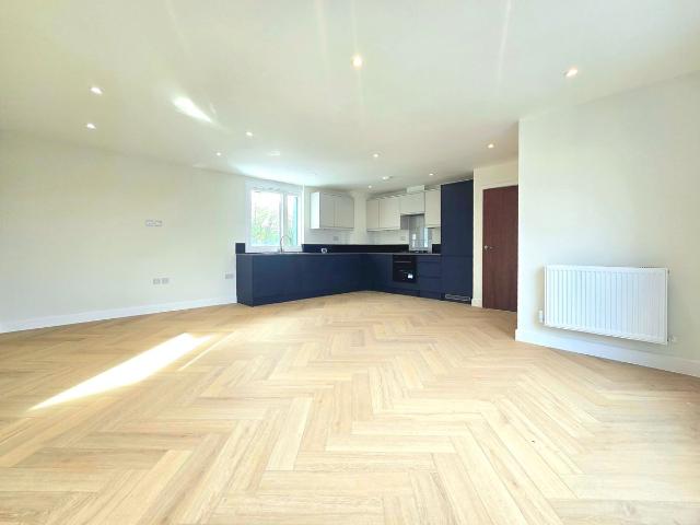 Norbury Avenue, London SW16, 2 bed flat to rent, £2,450 pcm | PrimeLocation