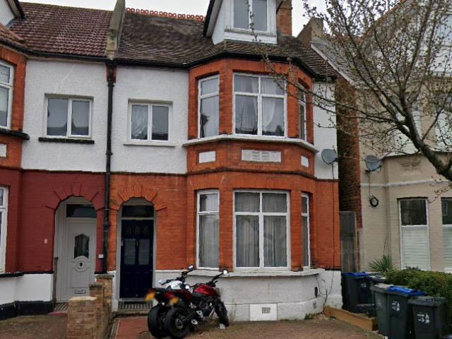 Norbury Court Road, London SW16, Studio to rent, £1,100 pcm | PrimeLocation