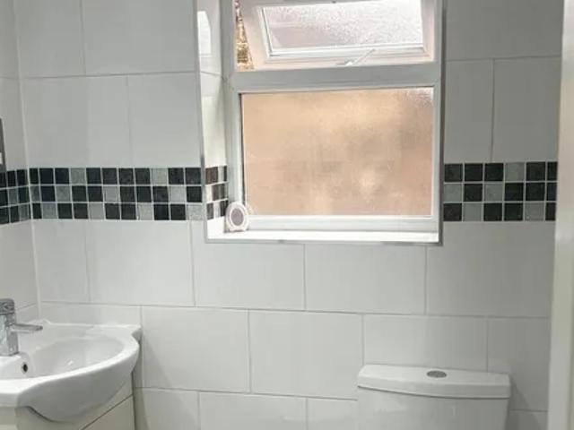 Norbury Crescent, London, CR7 8AB, United Kingdom | Room for rent #128135211 | Rentberry