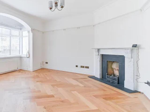 Norbury Crescent, London, CR7 8AB, United Kingdom | 4 bed house for rent #167382140 | Rentberry