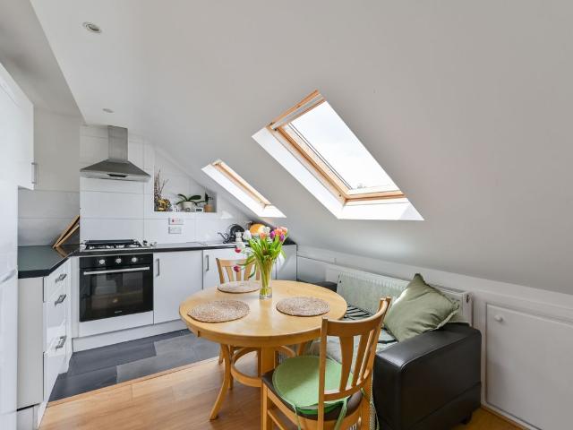 Norbury Crescent, London SW16, 1 bed flat to rent, £1,500 pcm | PrimeLocation